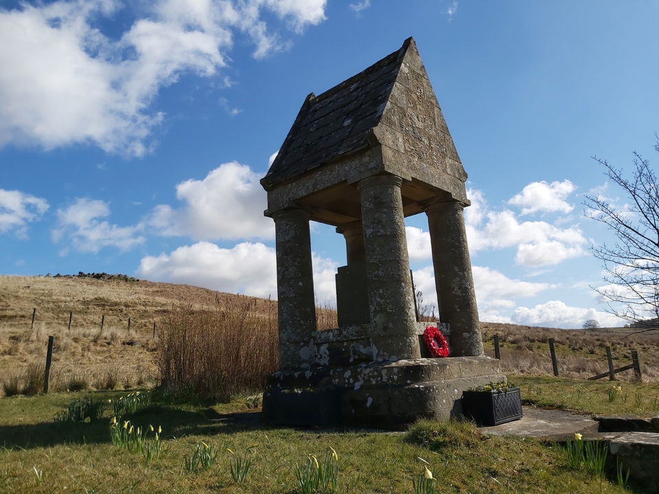 Rochester War Memorial In Rochester - Fabulous North