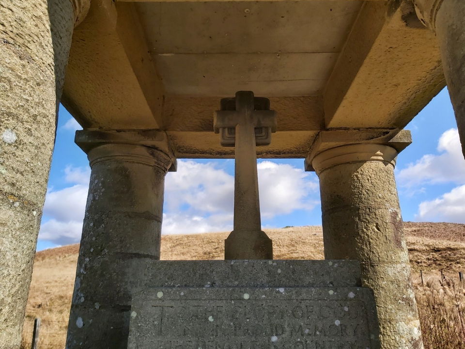 Rochester War Memorial In Rochester - Fabulous North