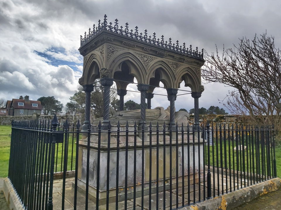 Grace Darling Monument in Bamburgh - Fabulous North