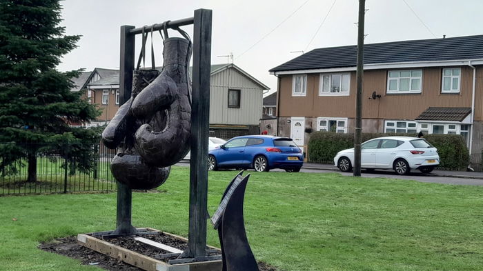 Boxing Gloves In Peterlee - Fabulous North