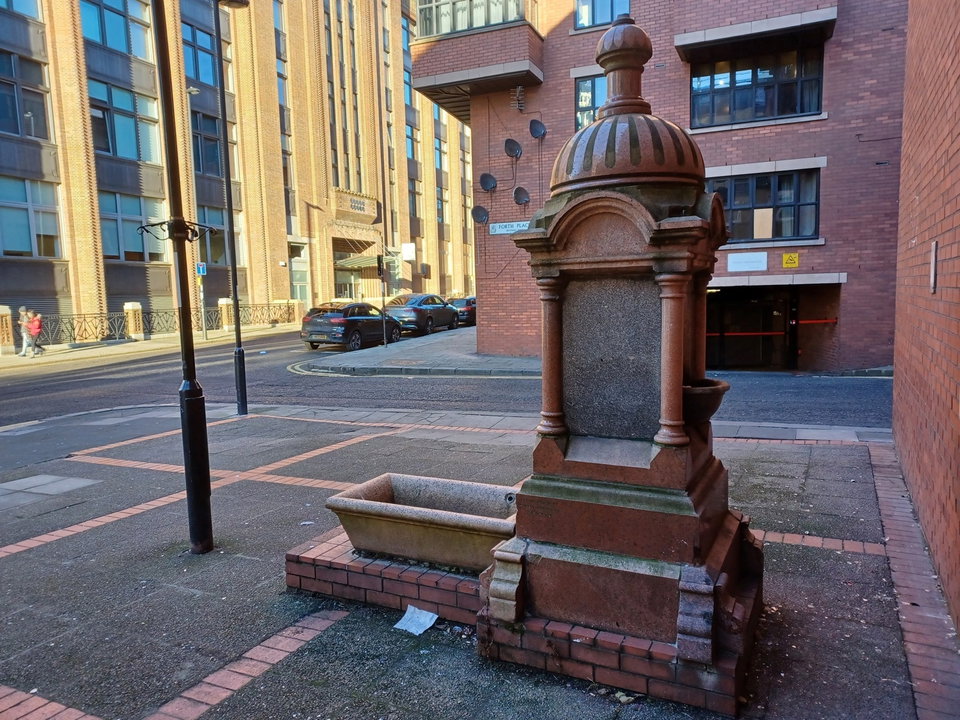 Richard Grainger Memorial Fountain In Newcastle City Centre - Fabulous ...