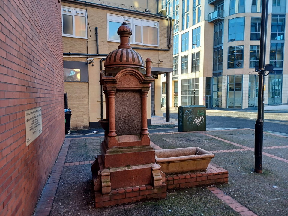 Richard Grainger Memorial Fountain In Newcastle City Centre - Fabulous ...