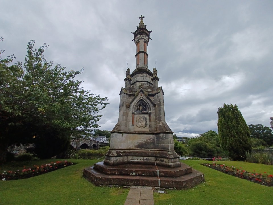 Earl of Galloway Monument In Newton Stewart - Fabulous North