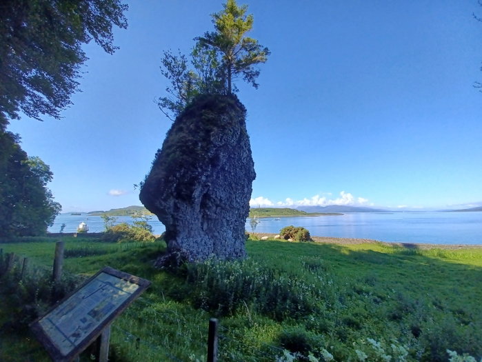 The Dog Stone In Oban - Fabulous North