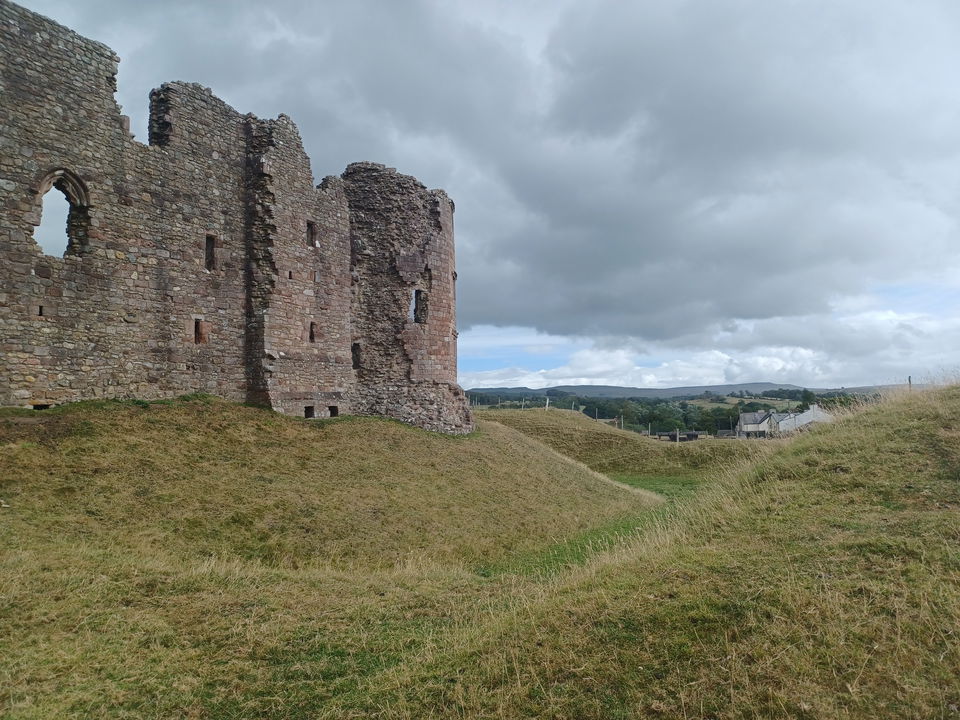 Brough Castle In Kirkby Stephen - Fabulous North