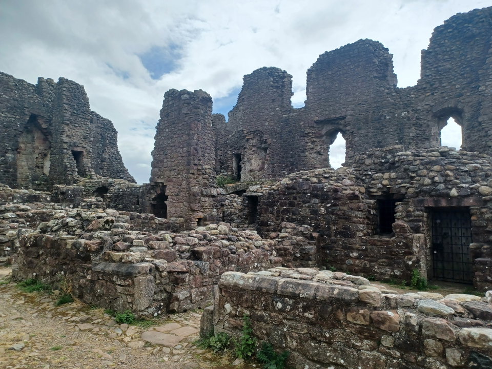 Brough Castle In Kirkby Stephen - Fabulous North