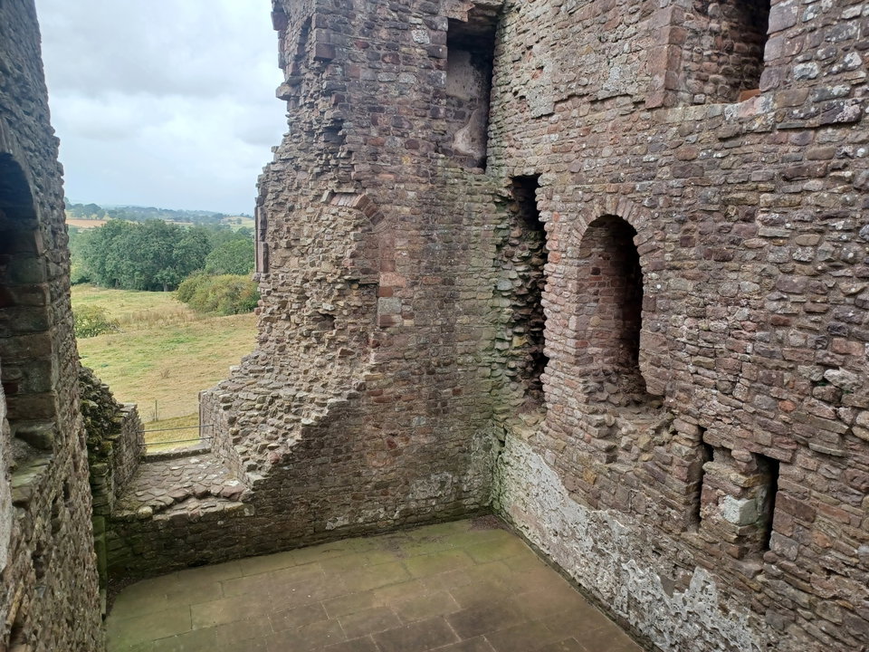 Brough Castle In Kirkby Stephen - Fabulous North