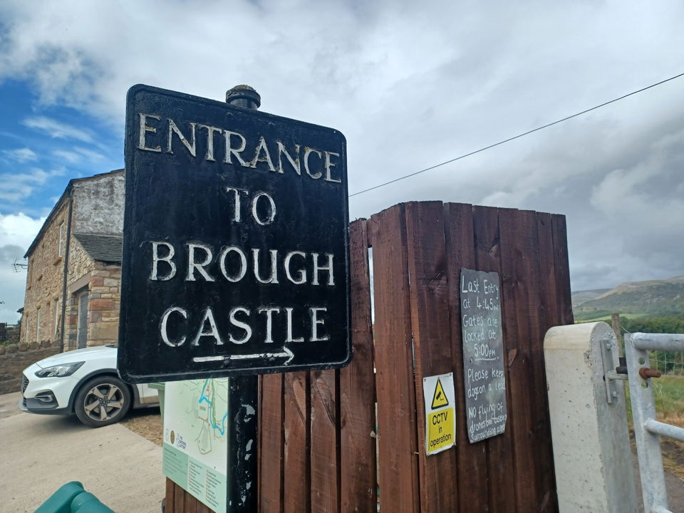 Brough Castle In Kirkby Stephen - Fabulous North