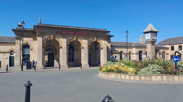 Henry Pease Statue In Saltburn - Fabulous North