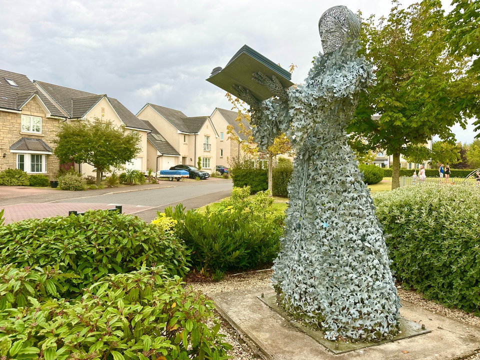Athena Sculpture In Prestonpans - Fabulous North