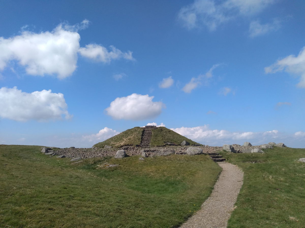 Cairnpapple Hill In Falkirk - Fabulous North