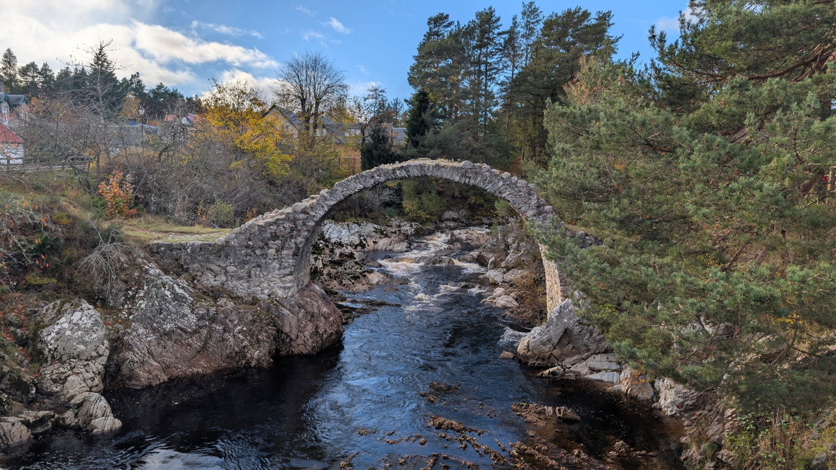 Carrbridge Old Packhorse Bridge In Aviemore - Fabulous North