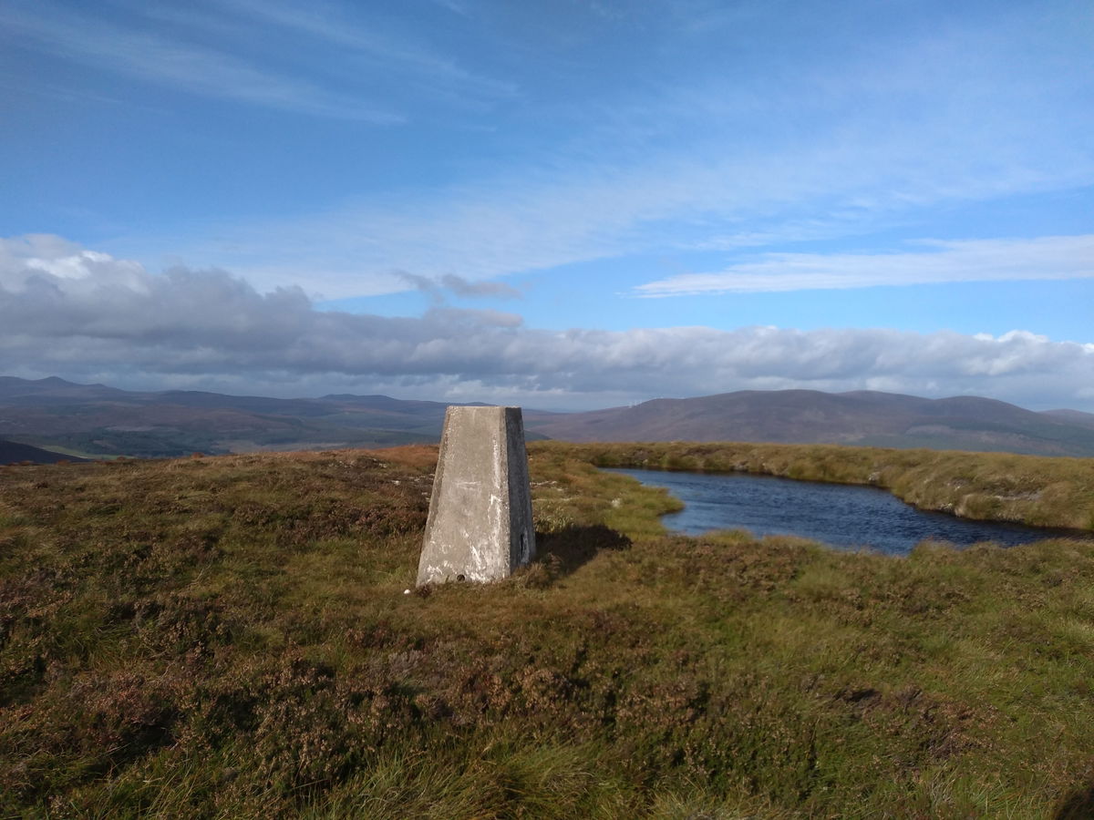 Cnoc Ceislein Trig Point In Dingwall - Fabulous North