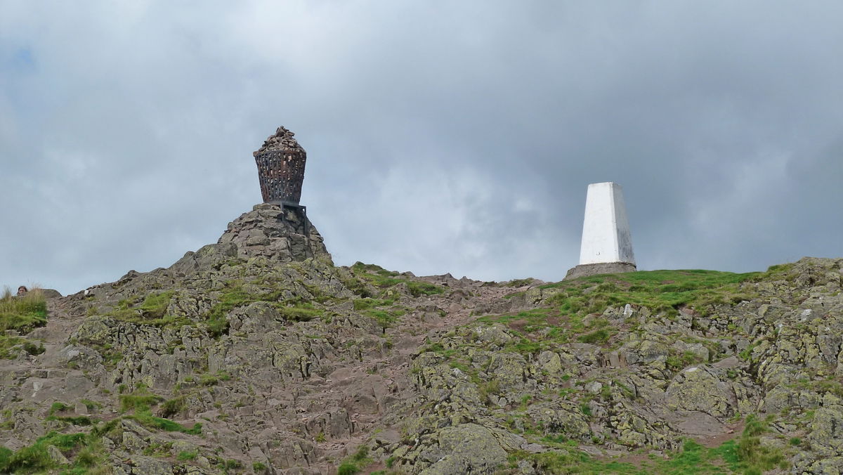 Dumyat Trig Point In Stirling - Fabulous North