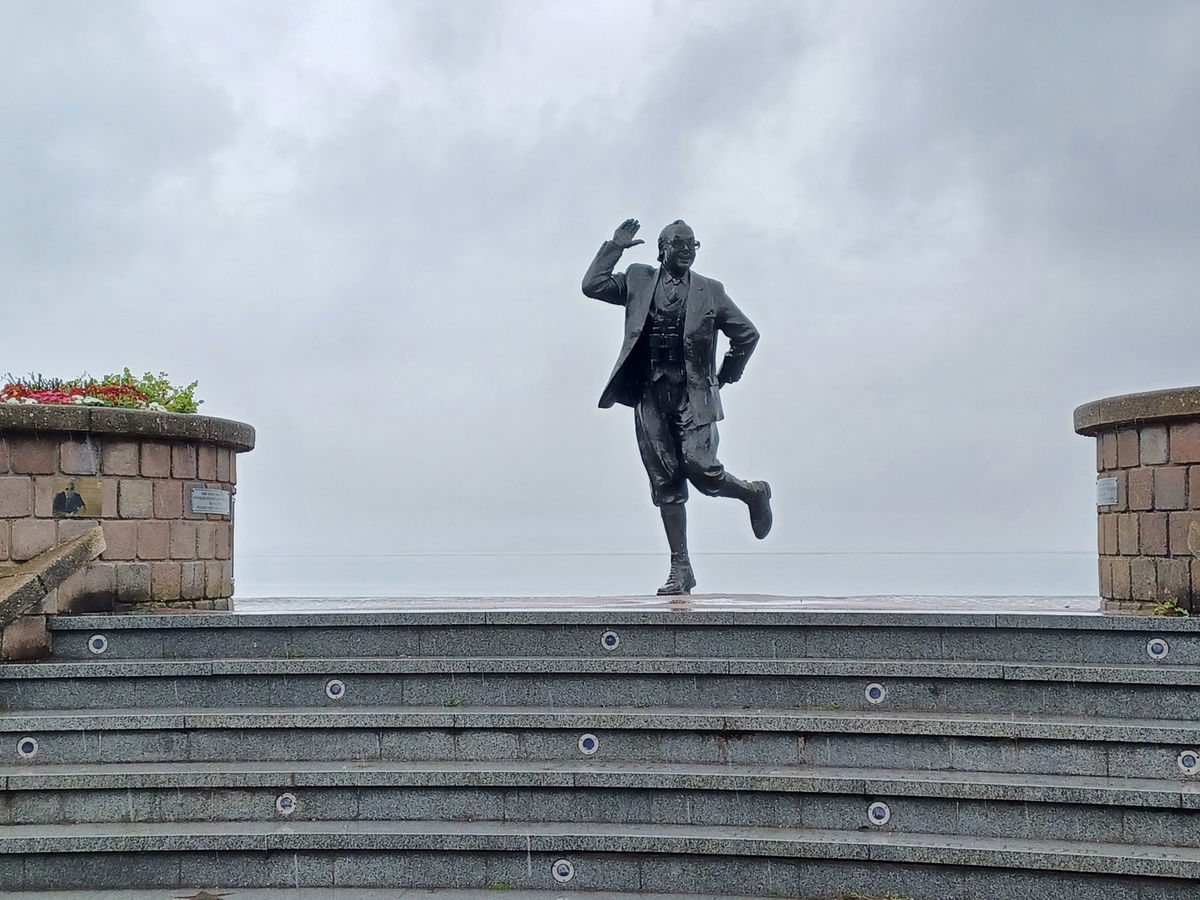 Eric Morecambe Statue In Lancaster - Fabulous North