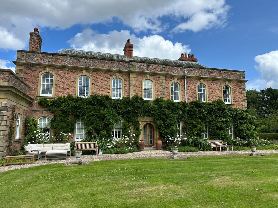 Fallodon Hall In Alnwick - Fabulous North
