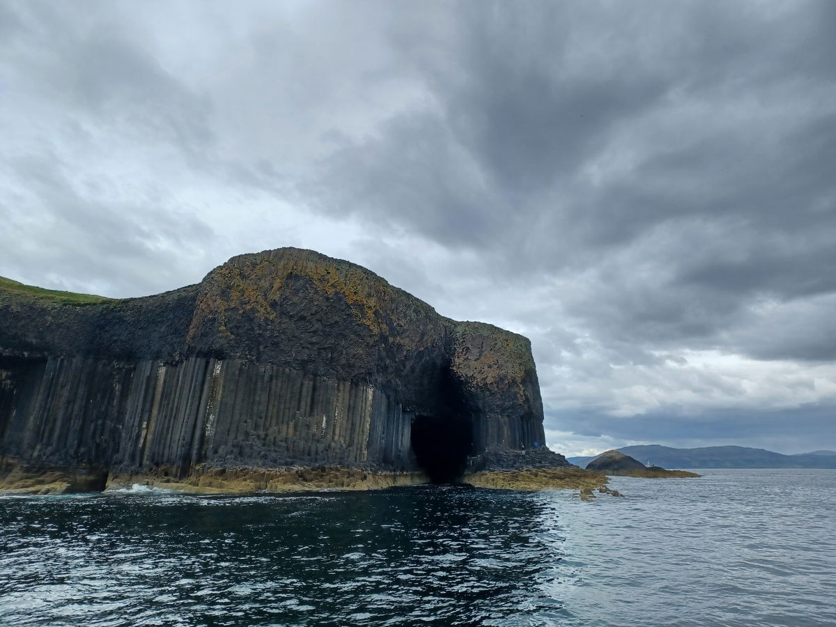 Fingal's Cave In Oban - Fabulous North