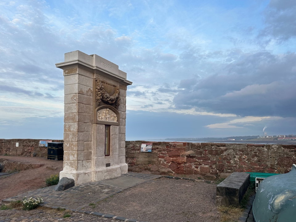 Fishermen's Monument In Dunbar - Fabulous North
