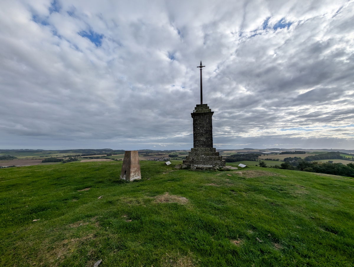 Hill of Tarvit Monument & Trig Point In Fife - Fabulous North