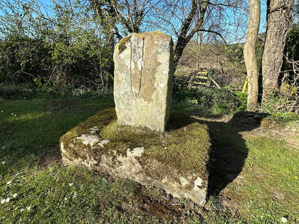 Homer's Lane Wayside Cross In Warden - Fabulous North