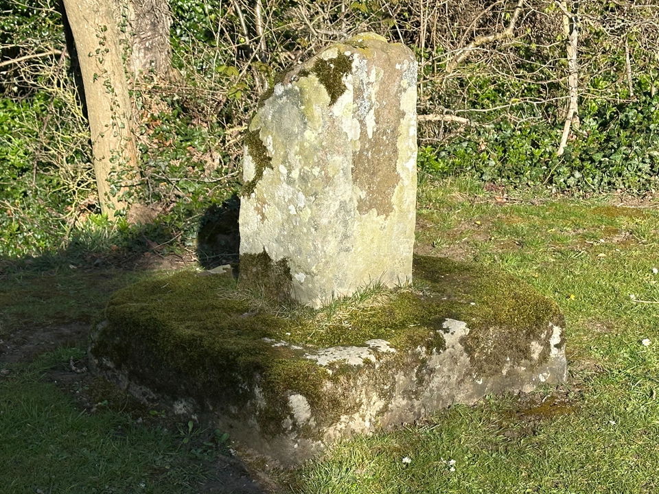 Homer's Lane Wayside Cross In Warden - Fabulous North