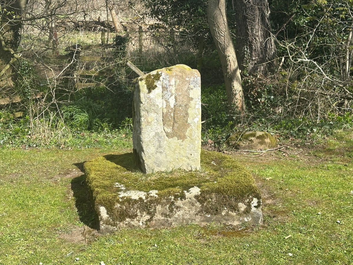 Homer's Lane Wayside Cross In Warden - Fabulous North