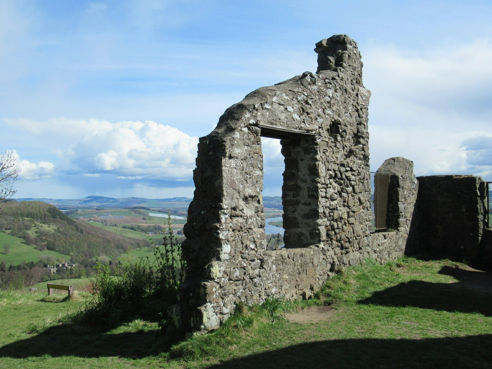 Kinnoull Hill Tower In Perth - Fabulous North