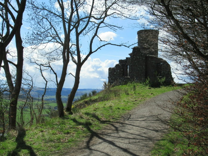 Kinnoull Hill Tower In Perth - Fabulous North