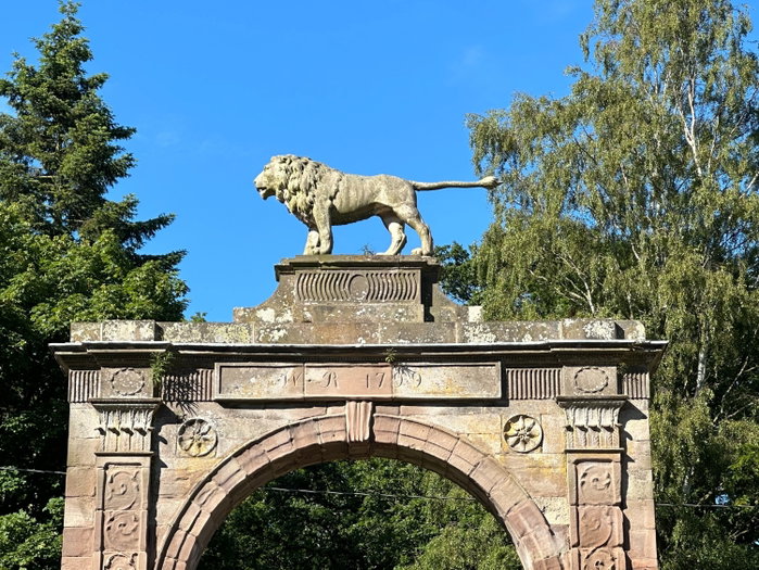 Ladykirk House Lion Gates Near Berwick Upon Tweed - Fabulous North