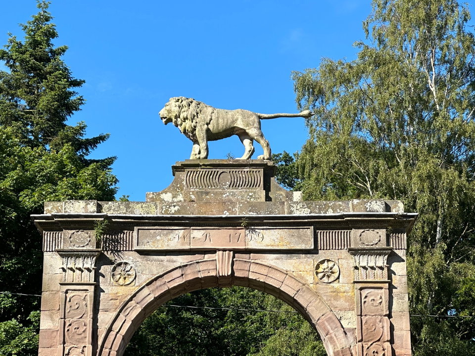 Ladykirk House Lion Gates Near Berwick Upon Tweed - Fabulous North