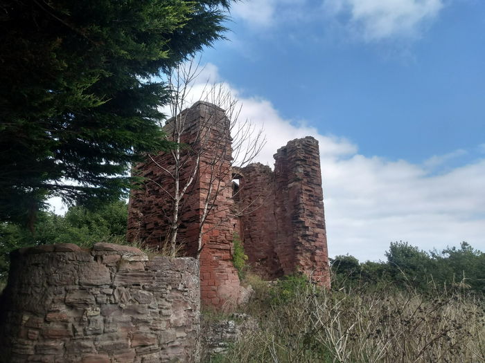 MacDuff Castle Near Kirkaldy - Fabulous North