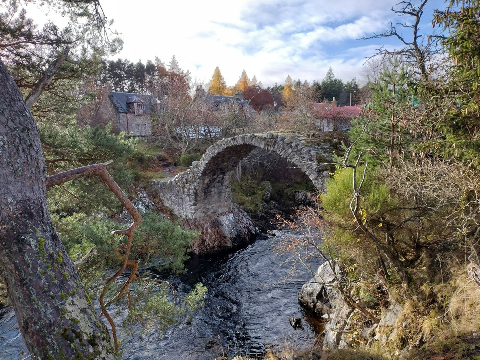 Carrbridge Old Packhorse Bridge In Aviemore - Fabulous North
