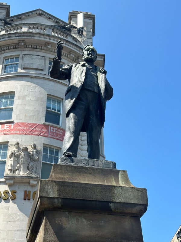 Joseph Cowan Memorial Statue In Newcastle City Centre - Fabulous North