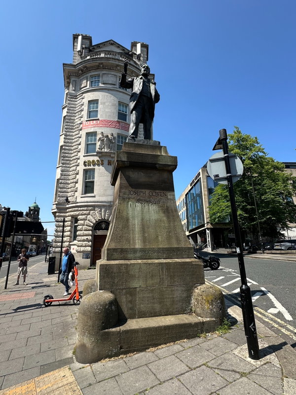 Joseph Cowan Memorial Statue In Newcastle City Centre - Fabulous North