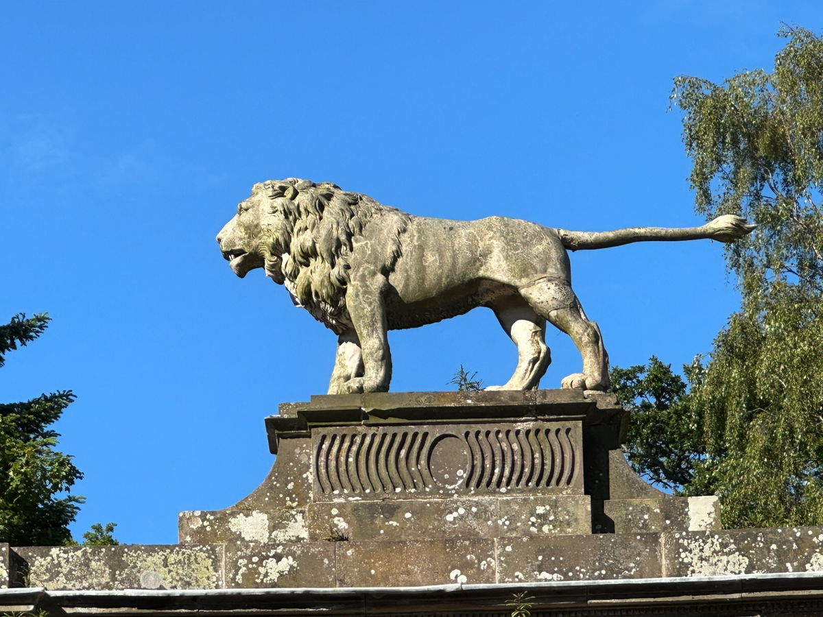 Ladykirk House Lion Gates Near Berwick Upon Tweed - Fabulous North