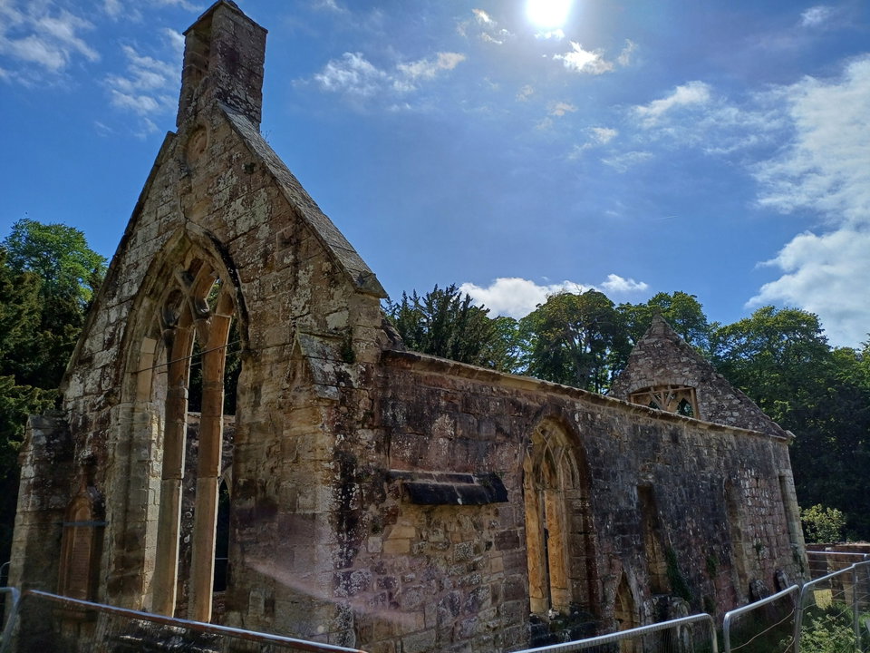 Old Temple Kirk In Midlothian - Fabulous North