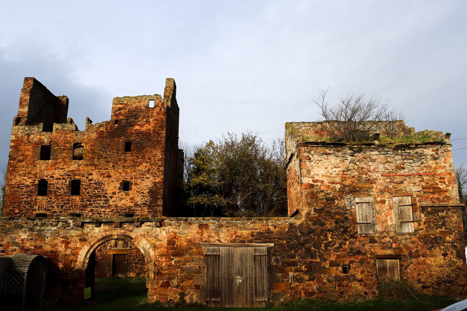 Redhouse Castle In East Lothian - Fabulous North