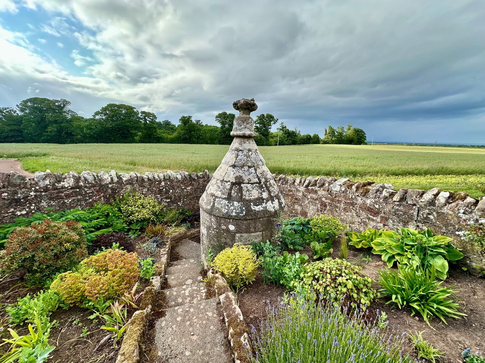 Rood Well In East Lothian - Fabulous North