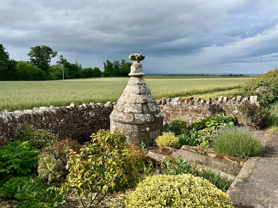 Rood Well In East Lothian - Fabulous North