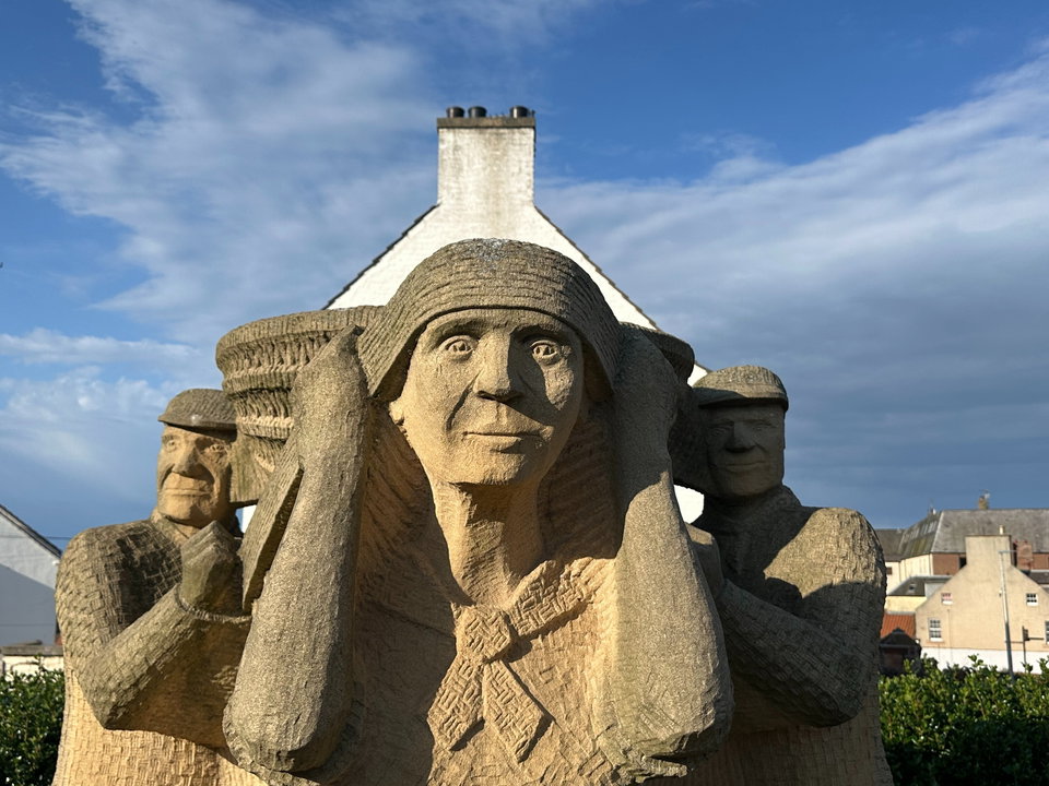 Creel Loaders In Dunbar - Fabulous North