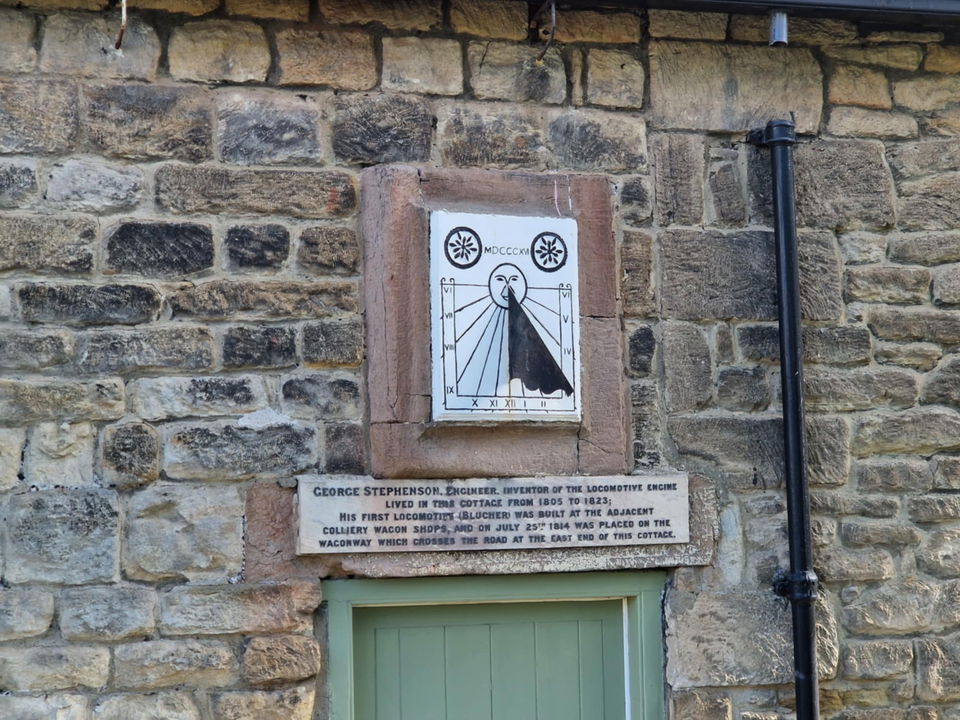 Geordie Lamp In Killingworth - Fabulous North