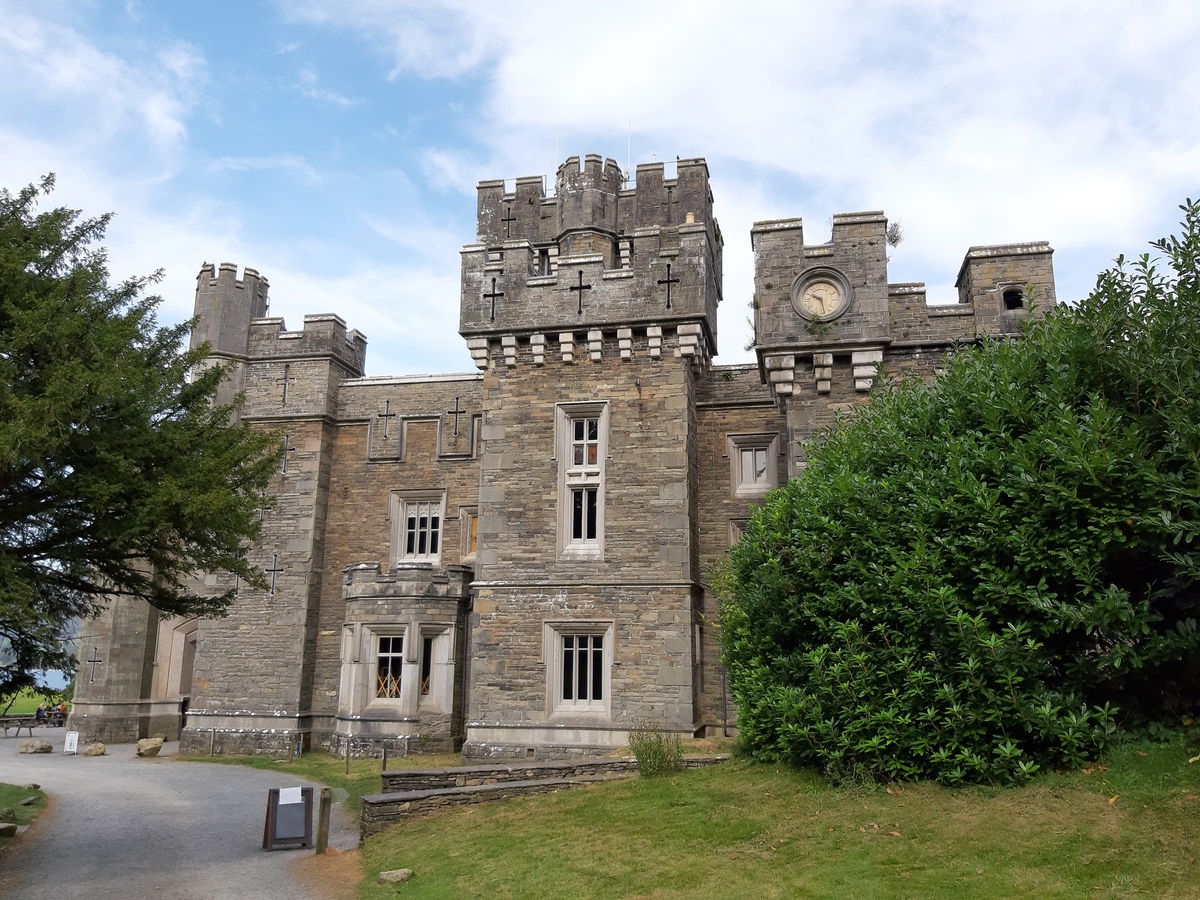 Wray Castle In Ambleside - Fabulous North