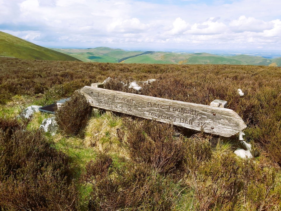 Walk To Yeavering Bell And Newton Tors In The Cheviots - Fabulous North