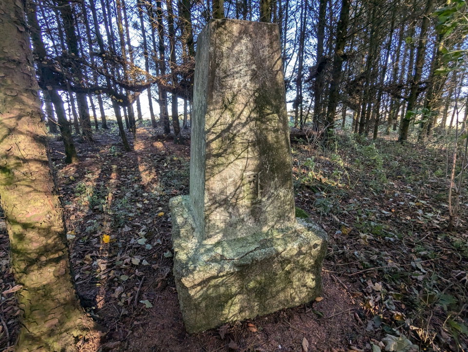 Five Lane Ends Trig Point In Swinburne - Fabulous North